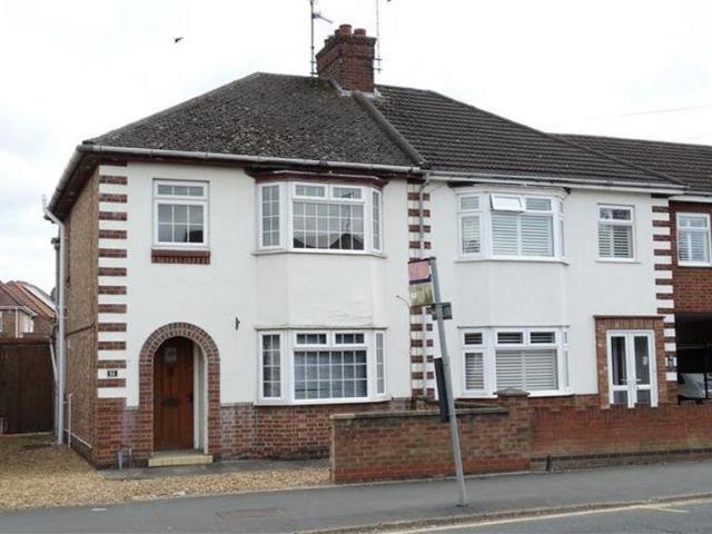 3 bedroom semi detached house to rent