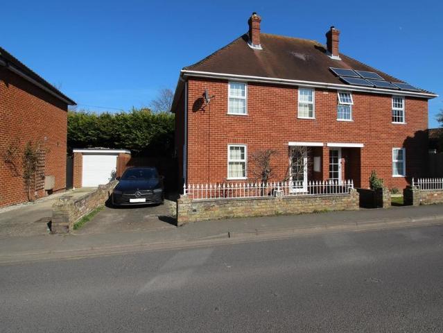 3 bedroom semi detached house to rent