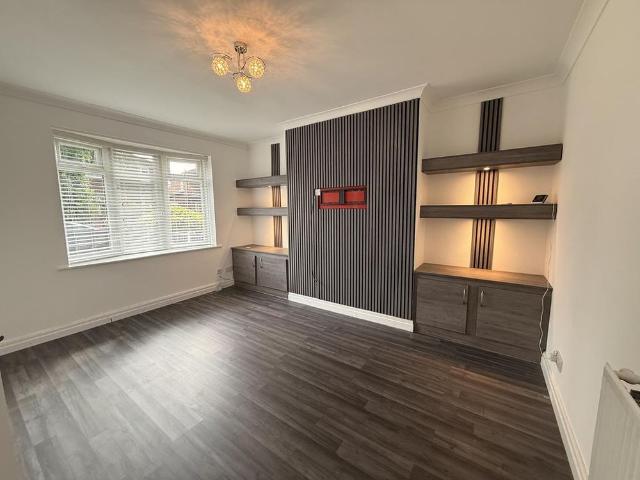 3 bedroom semi detached house to rent
