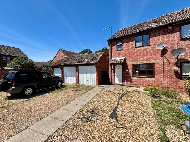 3 bedroom semi detached house to rent