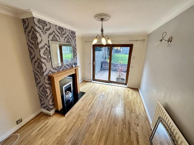 3 bedroom semi detached house to rent