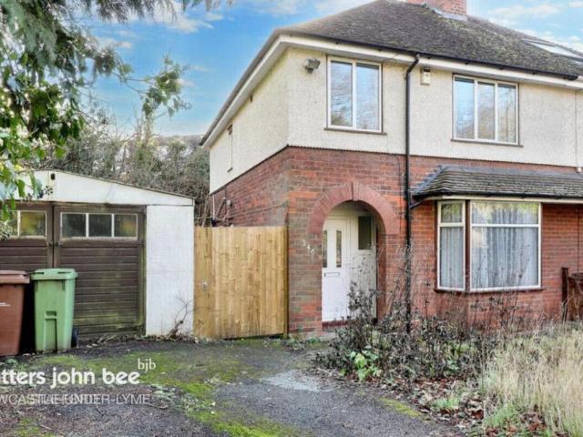 3 bedroom semi detached house to rent
