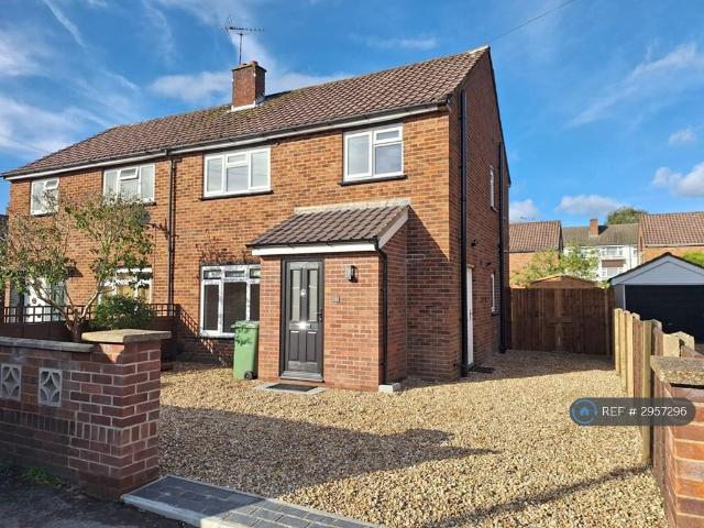 3 bedroom semi detached house to rent