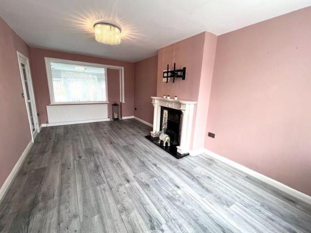 3 bedroom semi detached house to rent