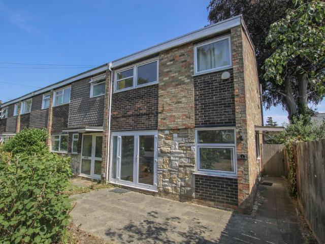 3 bedroom semi detached house to rent