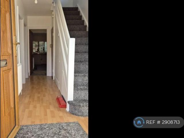 3 bedroom semi detached house to rent