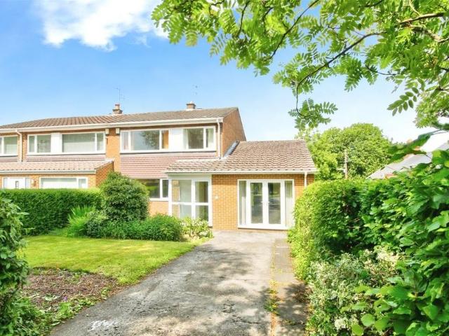 3 bedroom semi detached house to rent
