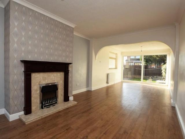 3 bedroom semi detached house to rent
