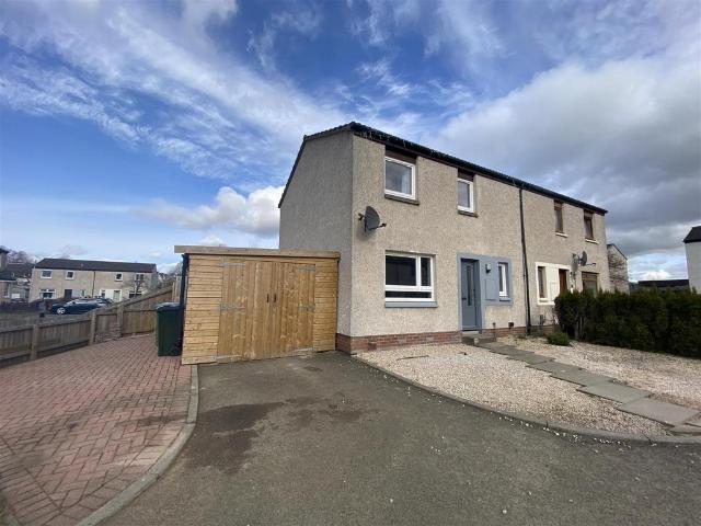 3 bedroom semi detached house to rent