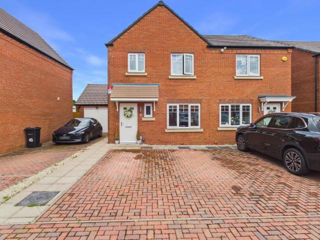 3 bedroom semi detached house to rent