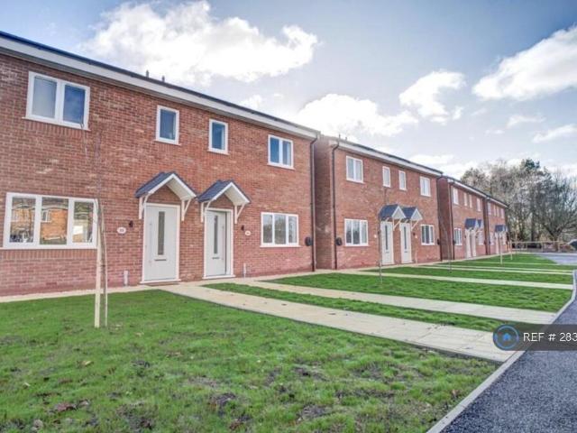 3 bedroom semi detached house to rent