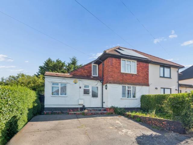 3 bedroom semi detached house to rent