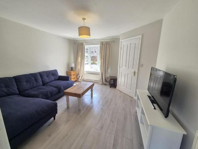 3 bedroom semi detached house to rent