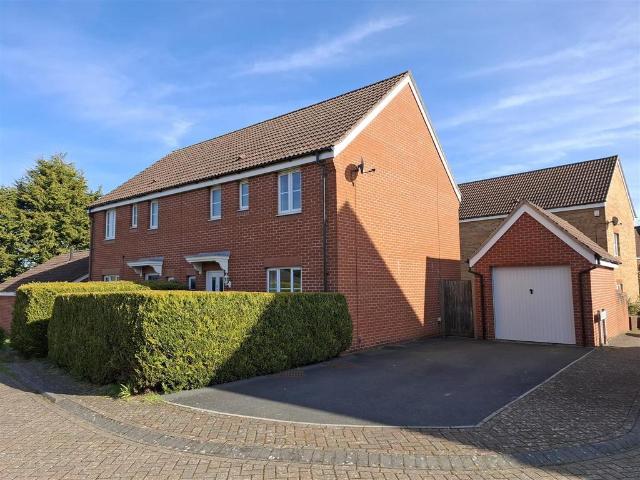 3 bedroom semi detached house to rent