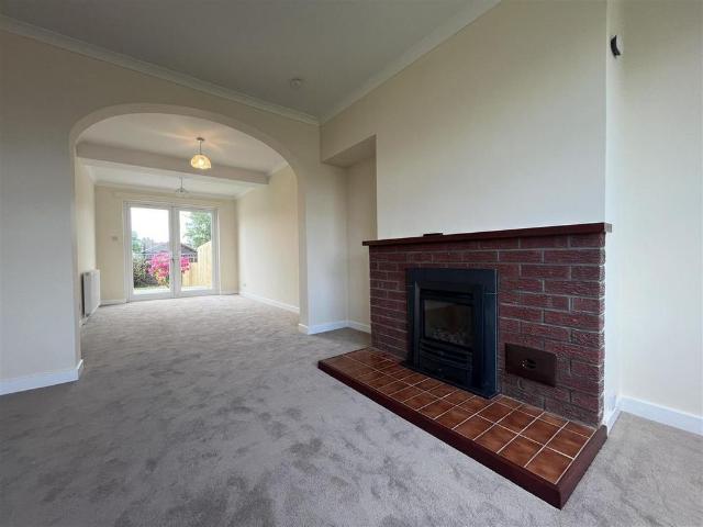 3 bedroom semi detached house to rent