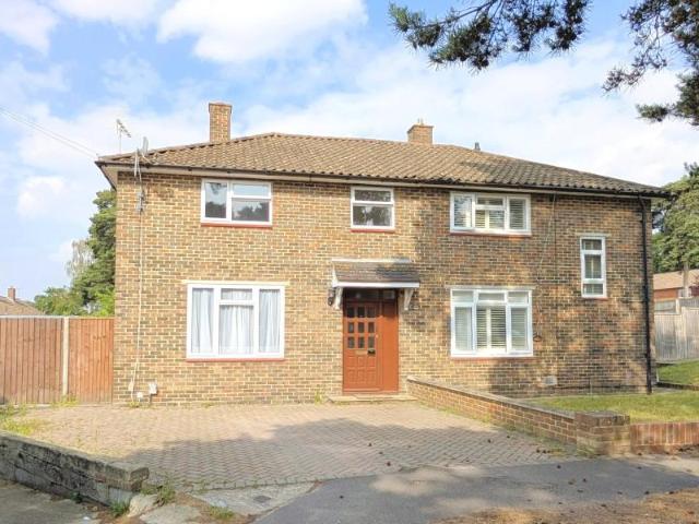 3 bedroom semi detached house to rent
