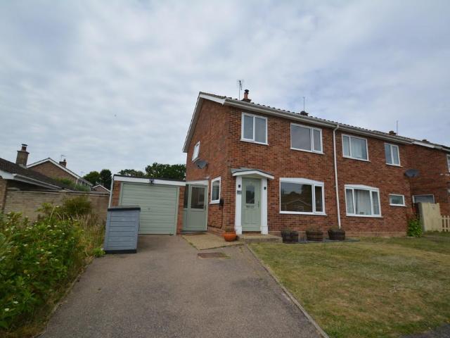3 bedroom semi detached house to rent