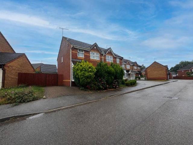 3 bedroom semi detached house to rent