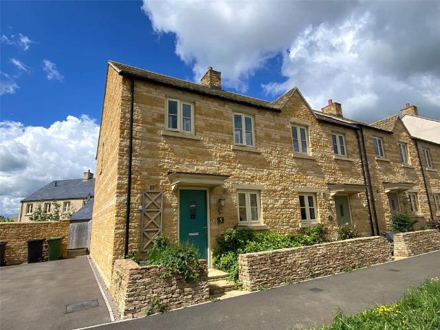 3 bedroom semi detached house to rent