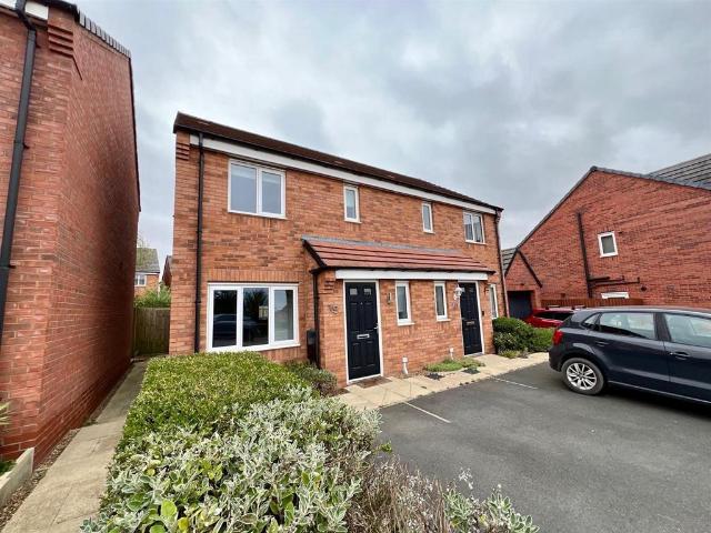 3 bedroom semi detached house to rent