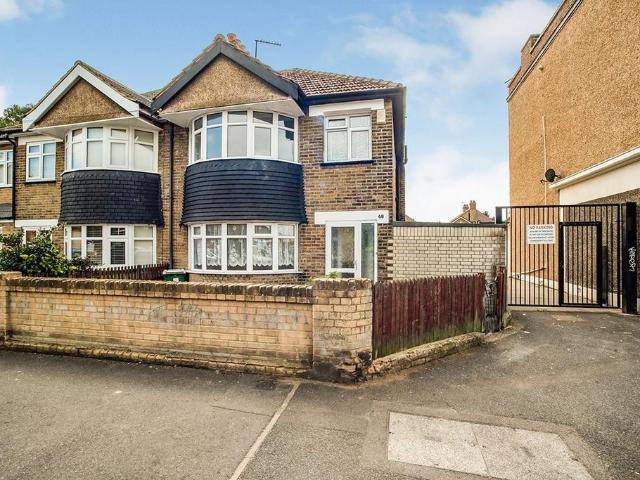 3 bedroom semi detached house to rent