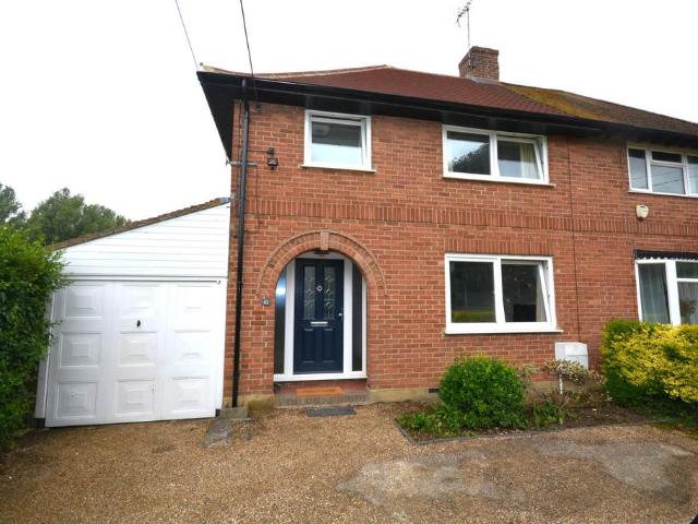 3 bedroom semi detached house to rent