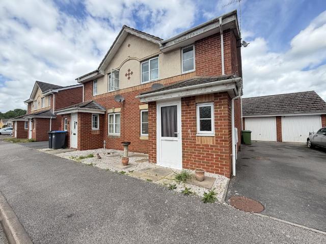 3 bedroom semi detached house to rent