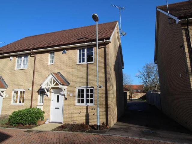 3 bedroom semi detached house to rent