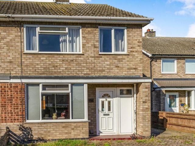 3 bedroom semi detached house to rent