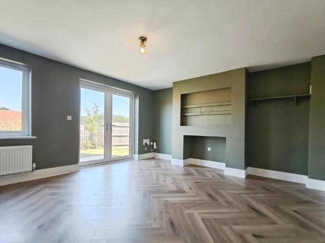 3 bedroom semi detached house to rent