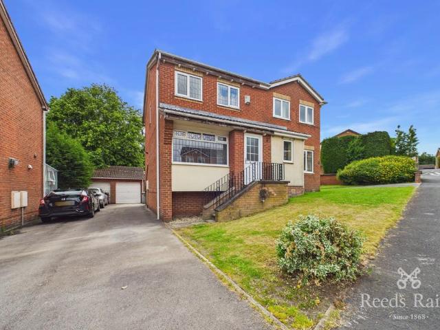 3 bedroom semi detached house to rent