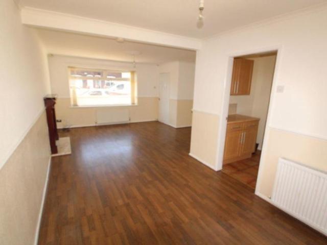 3 bedroom semi detached house to rent