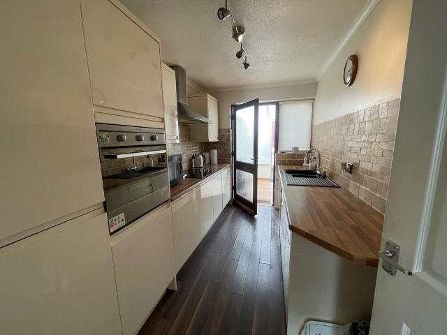 3 bedroom semi detached house to rent