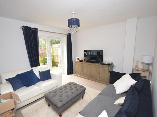 3 bedroom semi detached house to rent