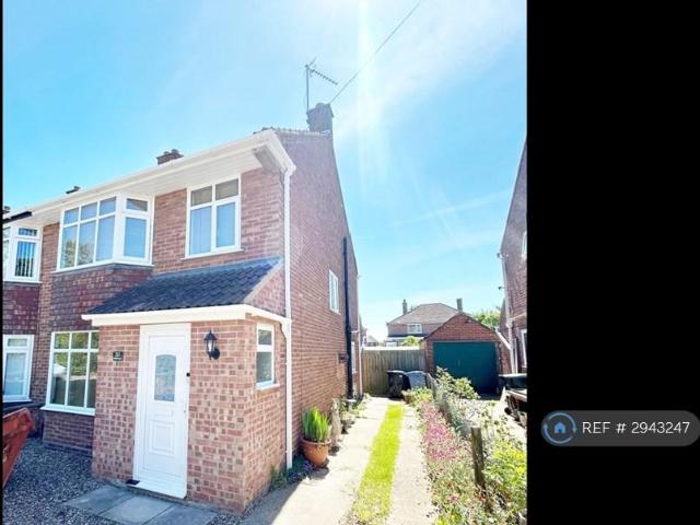 3 bedroom semi detached house to rent