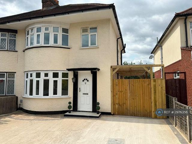 3 bedroom semi detached house to rent