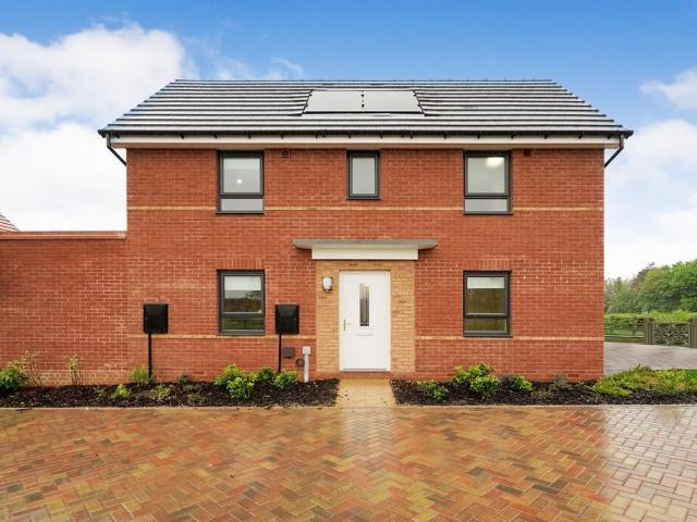 3 bedroom semi detached house to rent