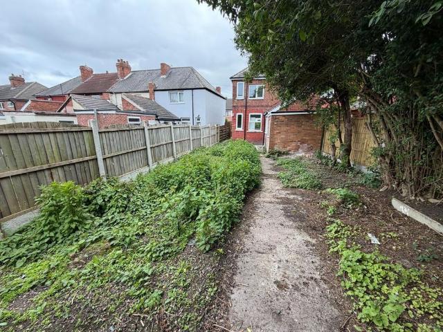 3 bedroom semi detached house to rent
