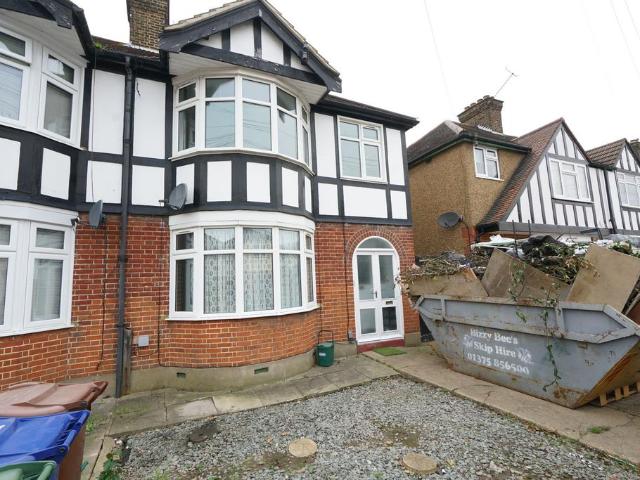 3 bedroom semi detached house to rent