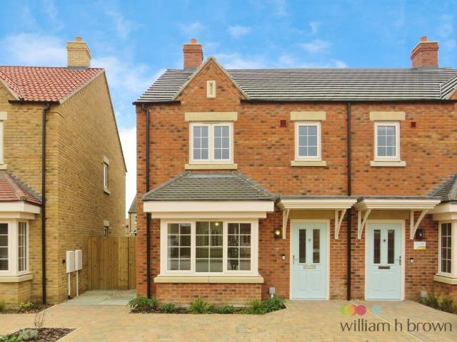 3 bedroom semi detached house to rent