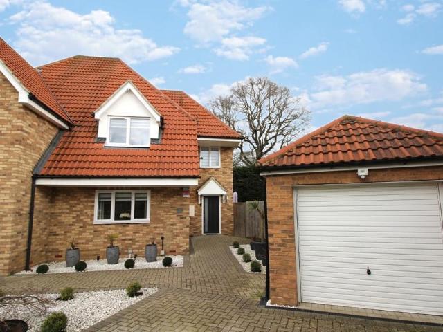 3 bedroom semi detached house to rent