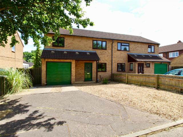 3 bedroom semi detached house to rent