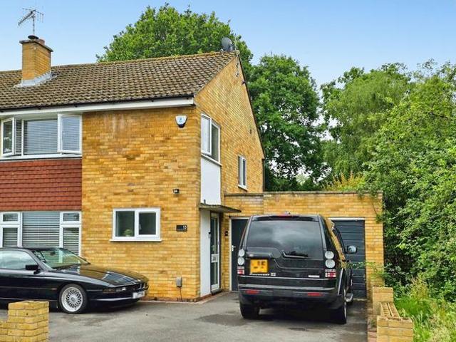 3 bedroom semi detached house to rent