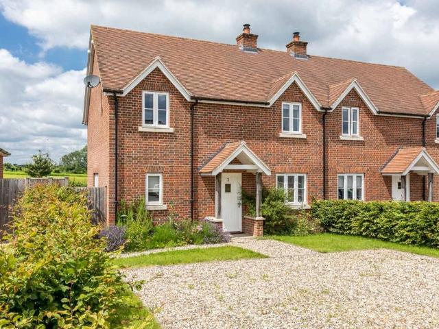 3 bedroom semi detached house to rent