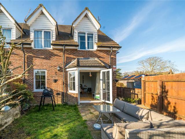 3 bedroom semi detached house to rent