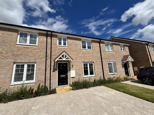 3 bedroom semi detached house to rent