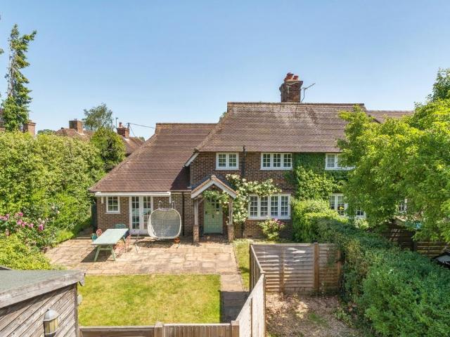 3 bedroom semi detached house to rent