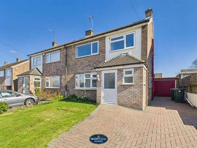 3 bedroom semi detached house to rent