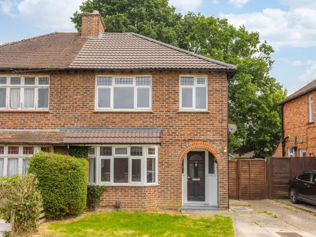 3 bedroom semi detached house to rent