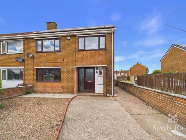 3 bedroom semi detached house to rent
